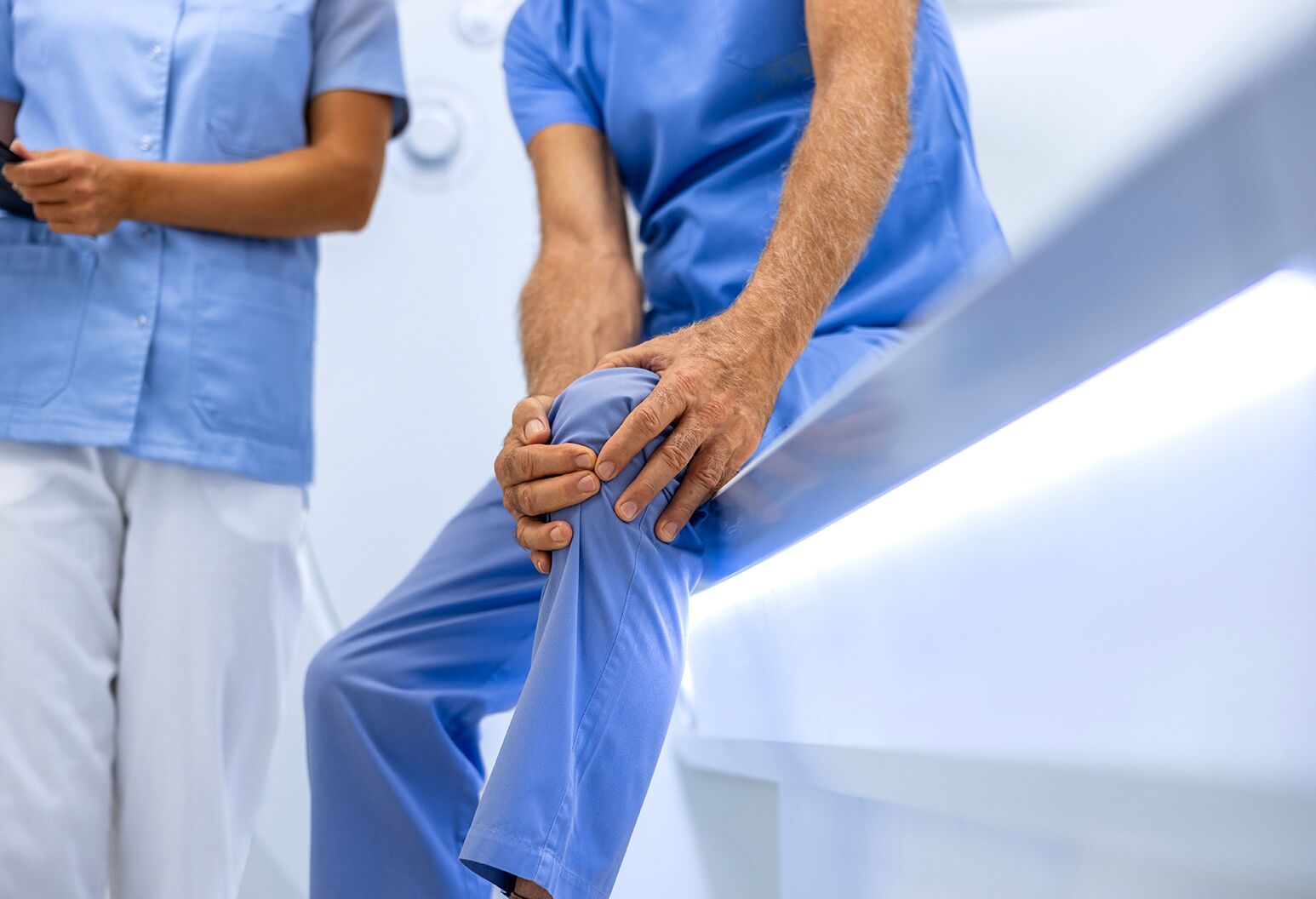 I Threw My Back Out: Acute Back Pain Management Tips | The Well by ...