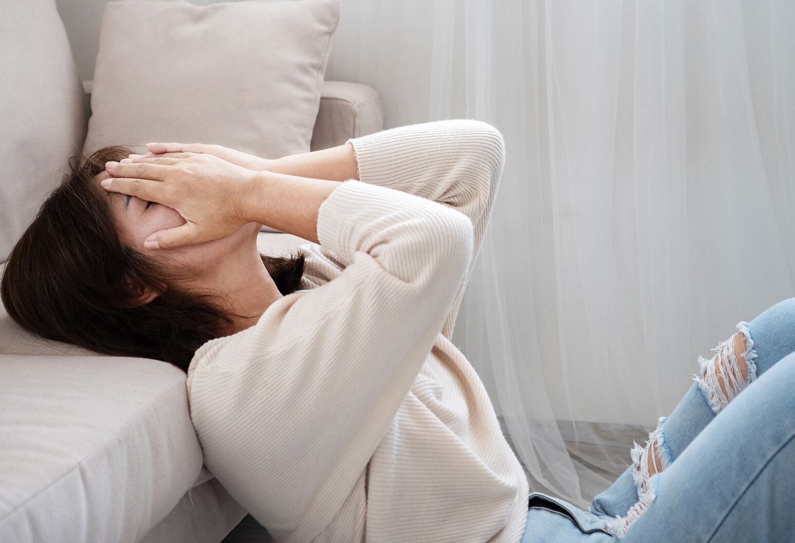 What Is Body Dysmorphic Disorder? A Psychologist Explains | The Well by ...