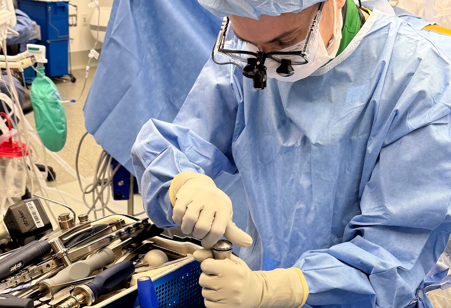 Staten Island University Hospital performs borough's first spine ...