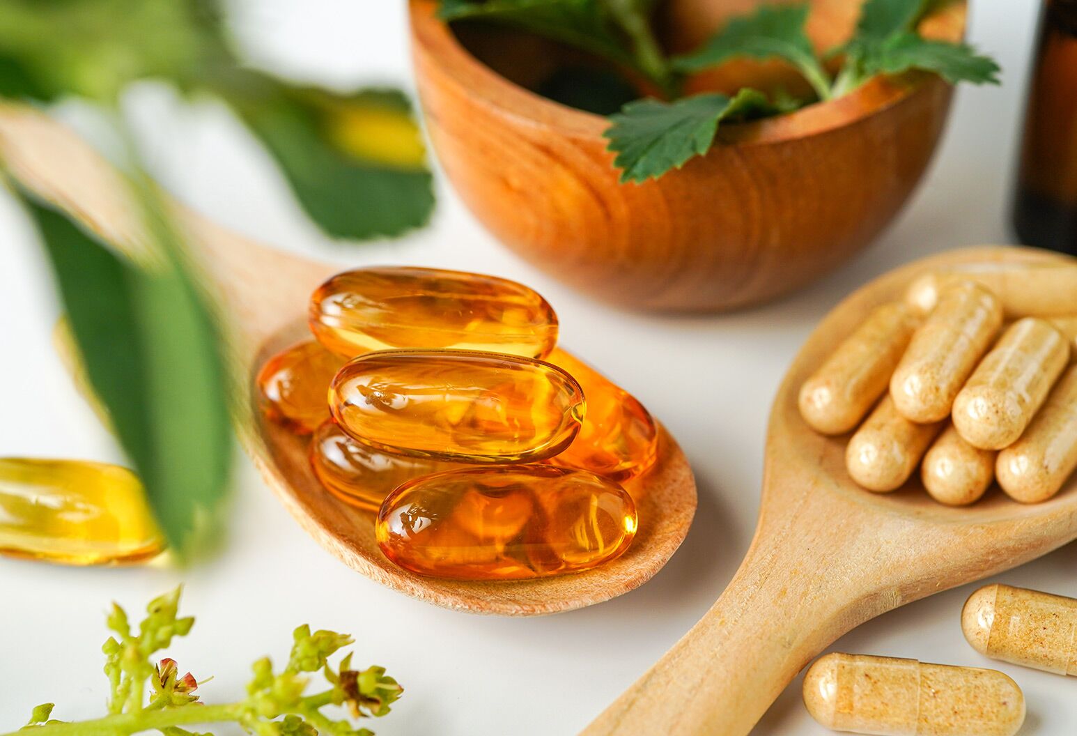Quercetin Supplements: Benefits & Downsides | The Well by Northwell