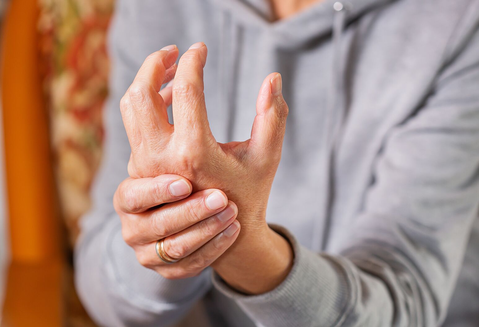 What Really Happens During Finger Arthritis Surgery | The Well by Northwell