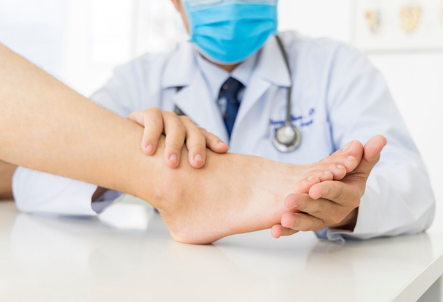 Achilles Tendonitis Treatment: Is Surgery Needed? | The Well by Northwell