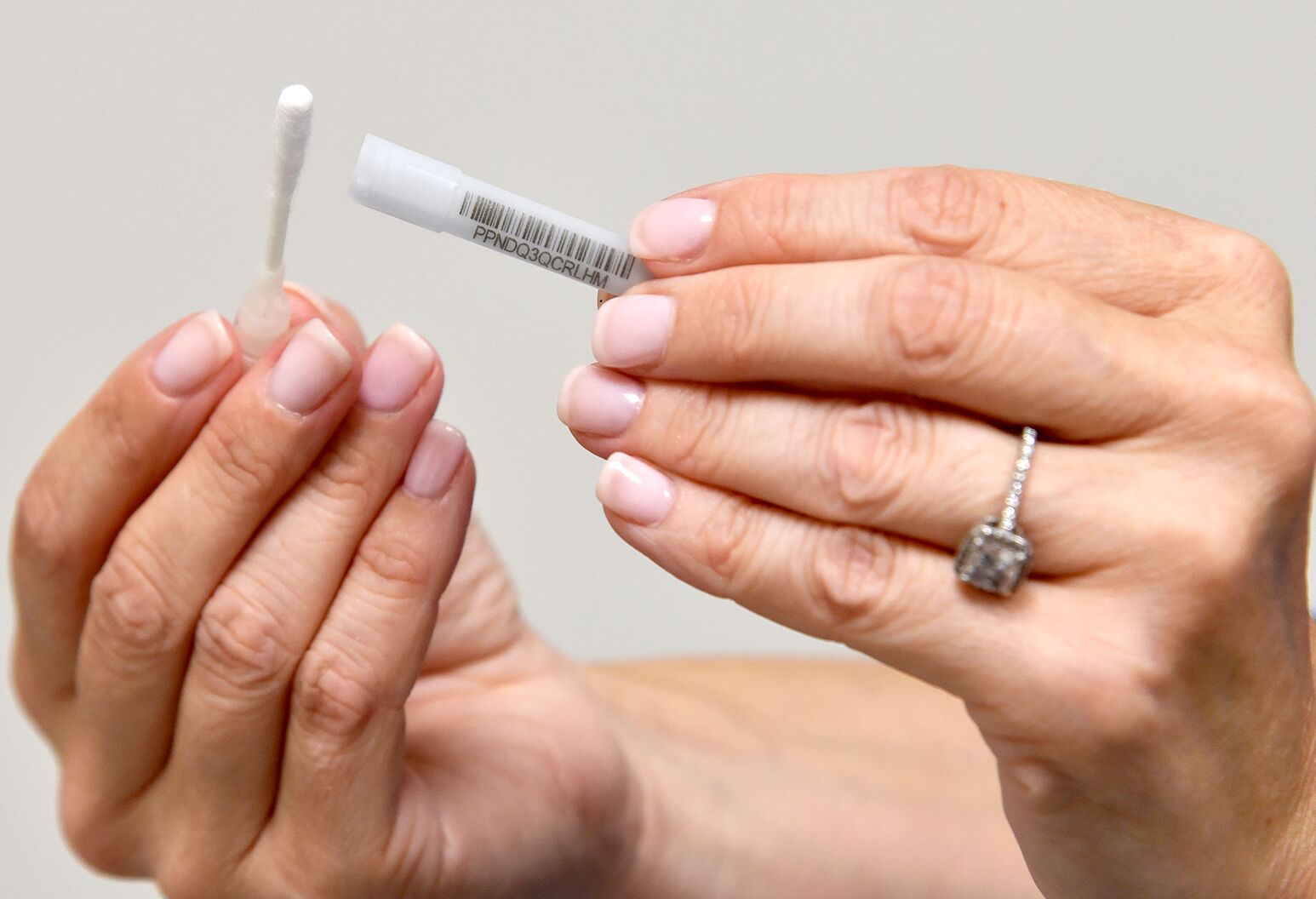 Northwell Labs begins employee use of self-administered COVID-19 test ...